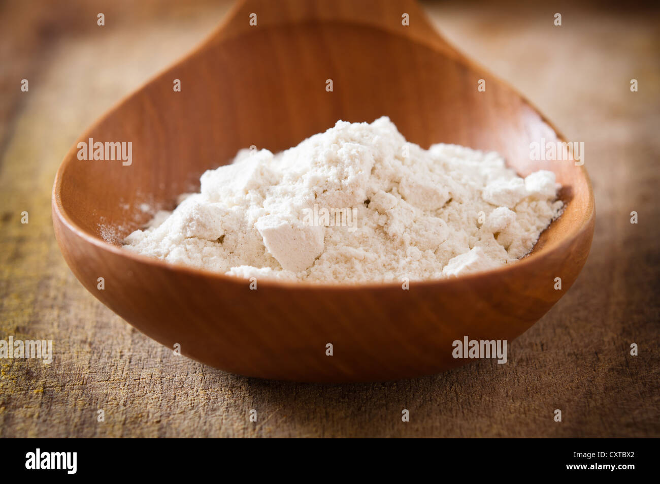 Pile white flour hi-res stock photography and images - Alamy