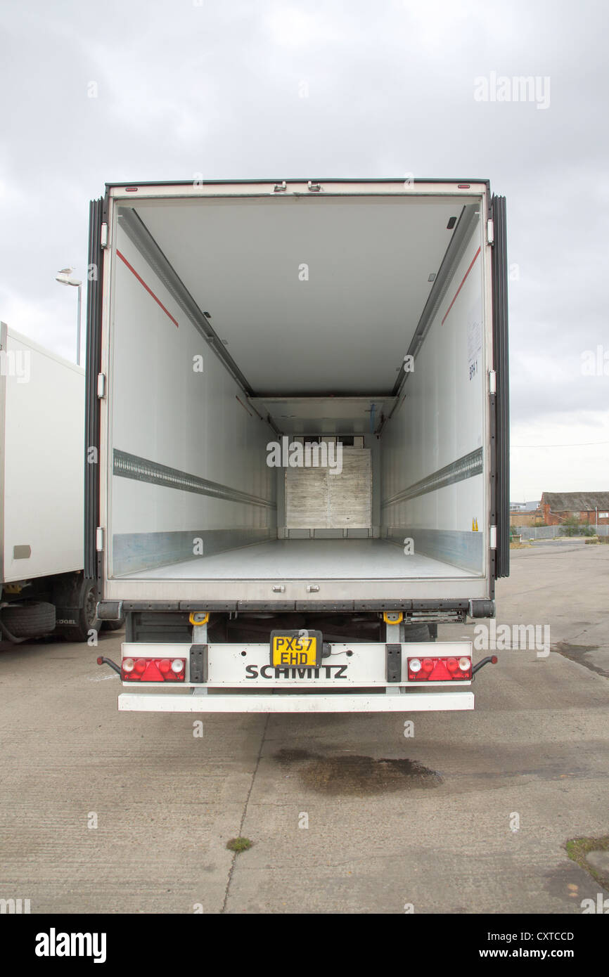 empty lorry at grimsby fish docks Stock Photo - Alamy