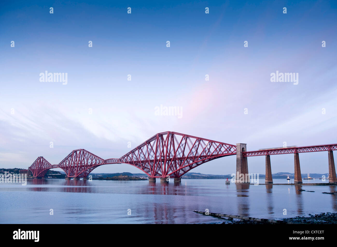 Forth bridge hi-res stock photography and images - Alamy