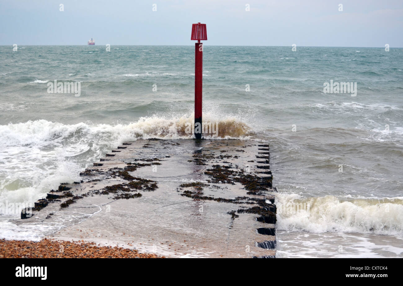 High ocean tides hi-res stock photography and images - Alamy