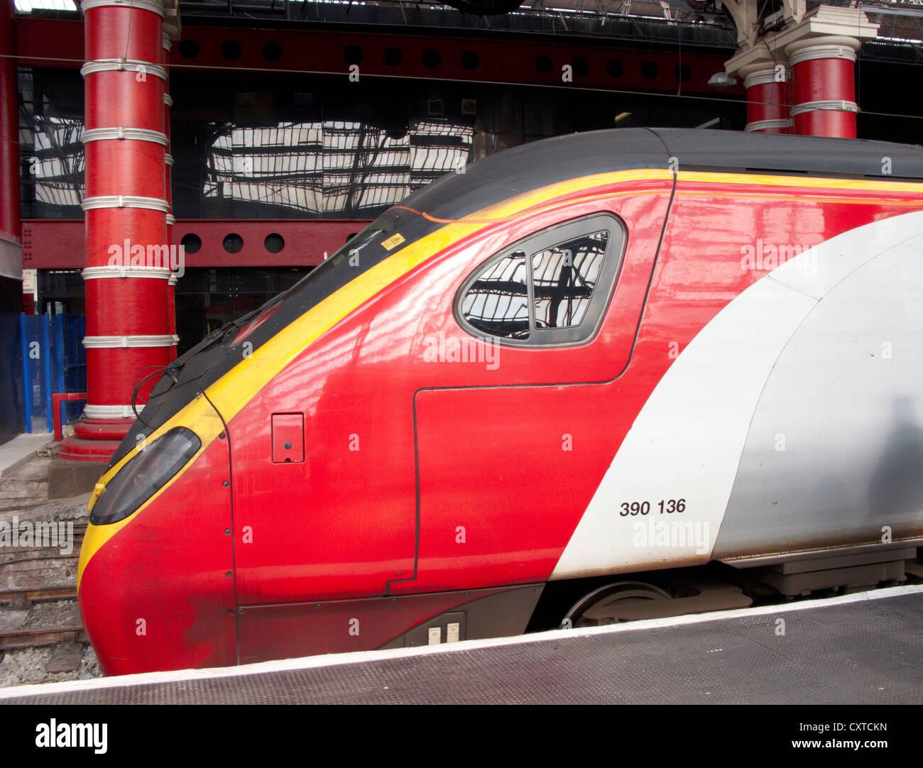 front of virgin trains pendolino train liverpool lime street rail ...