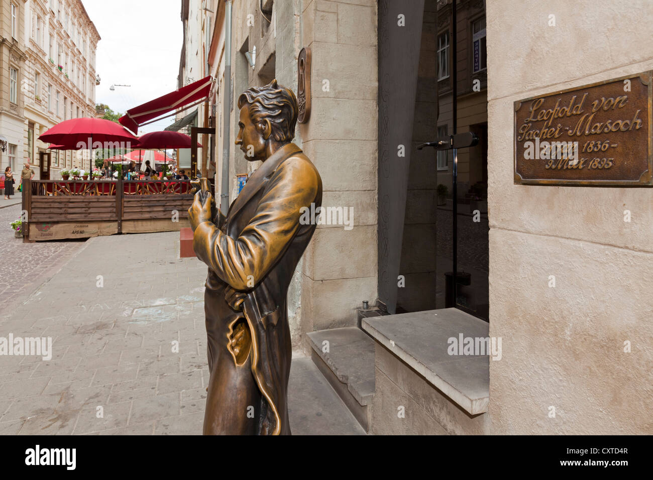 Leopold von Sacher Masoch statue, L'viv, Ukraine Stock Photo - Alamy
