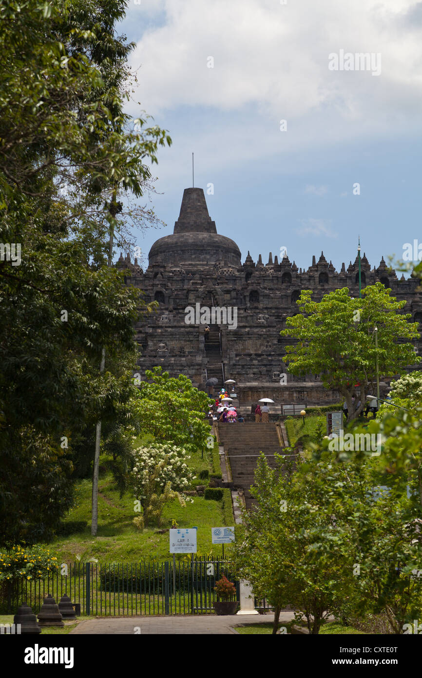 Path to the Buddhist Temple Borobudur in Indonesia Stock Photo - Alamy