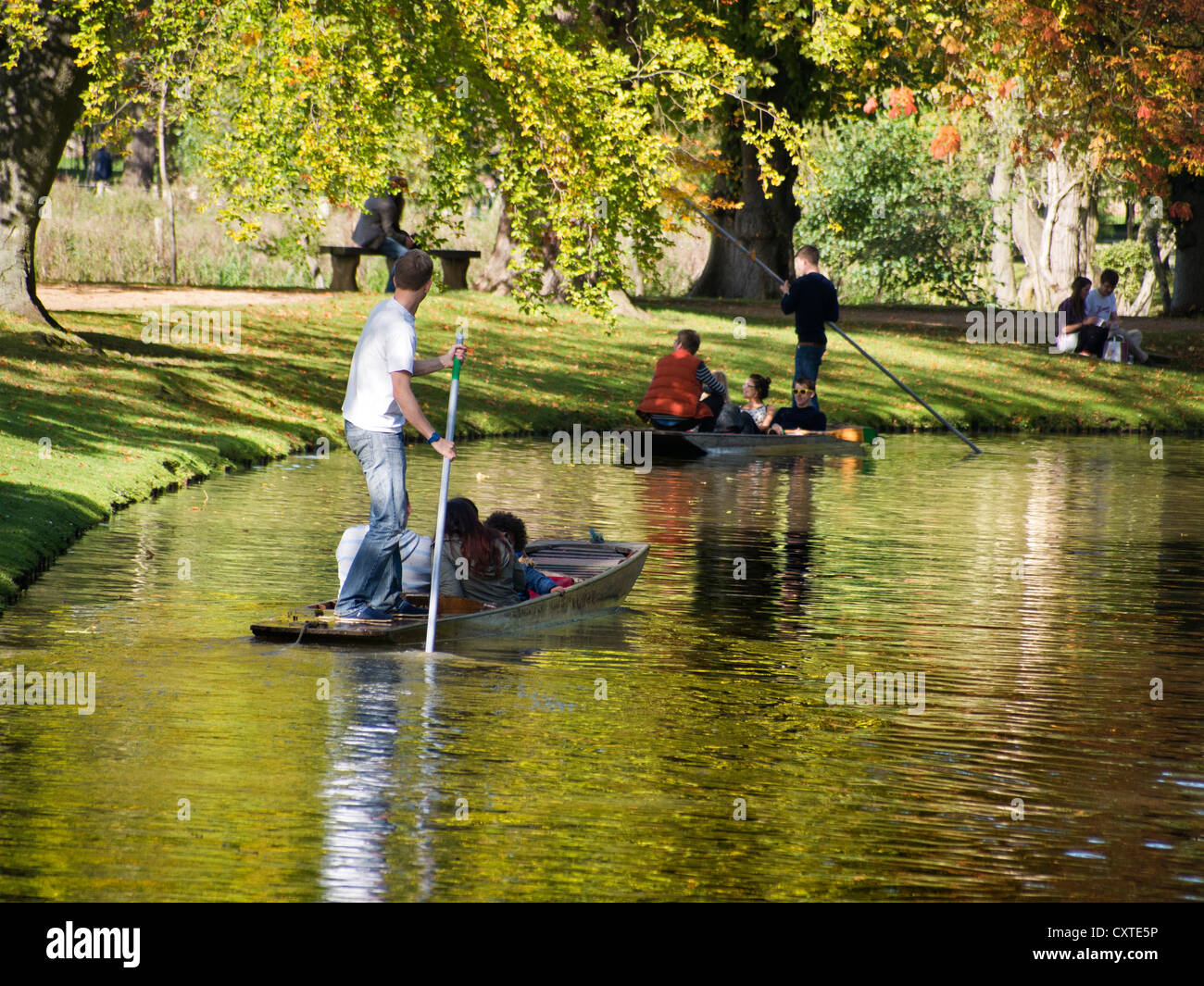 Punting on the Cherwell, Oxford, early Autumn 20 Stock Photo - Alamy