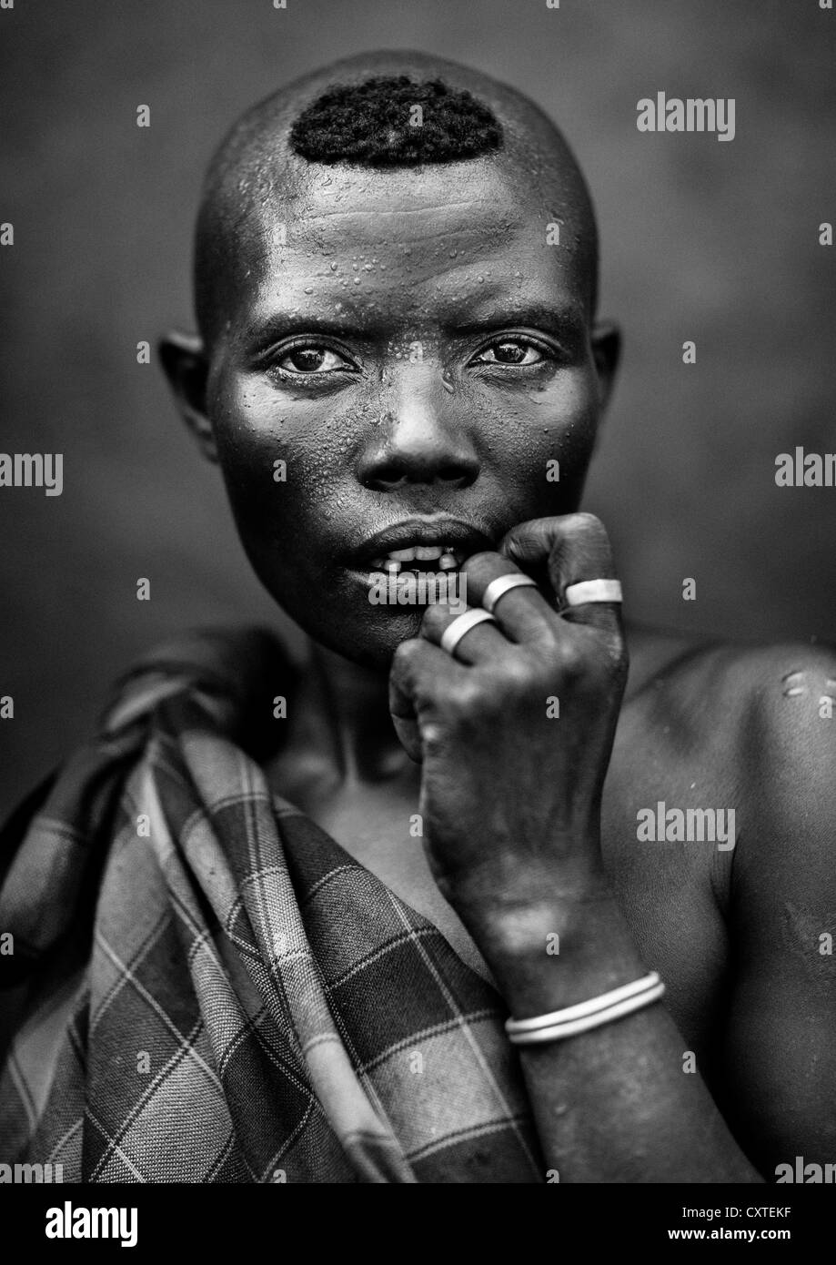 Bodi Tribe Woman Chewing A Stick, Hana Mursi, Omo Valley, Ethiopia ...