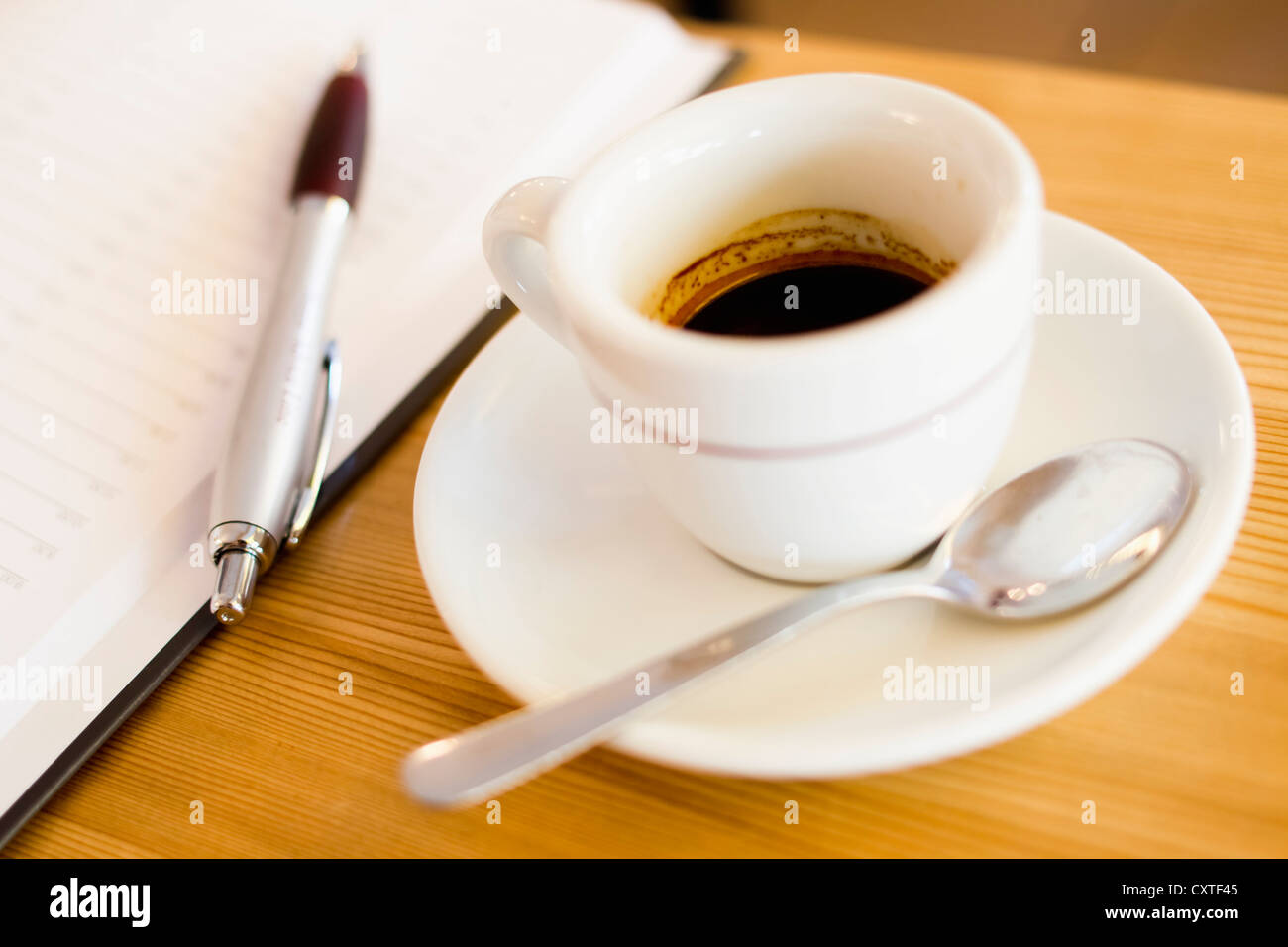 Cup and saucer hi-res stock photography and images - Alamy
