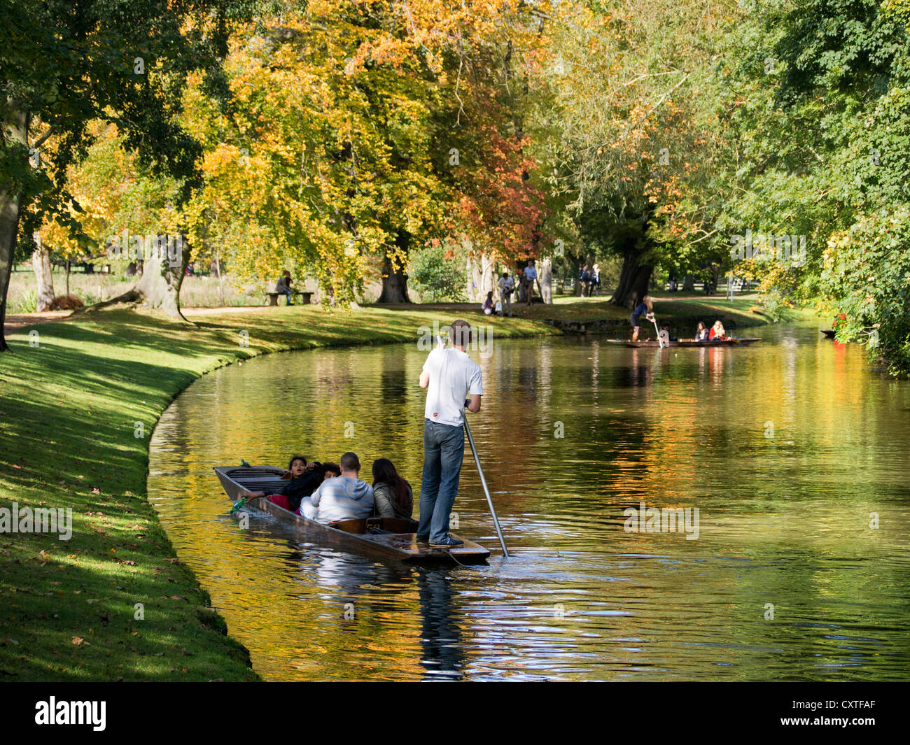 Punting on the Cherwell, Oxford, early Autumn 2 Stock Photo - Alamy