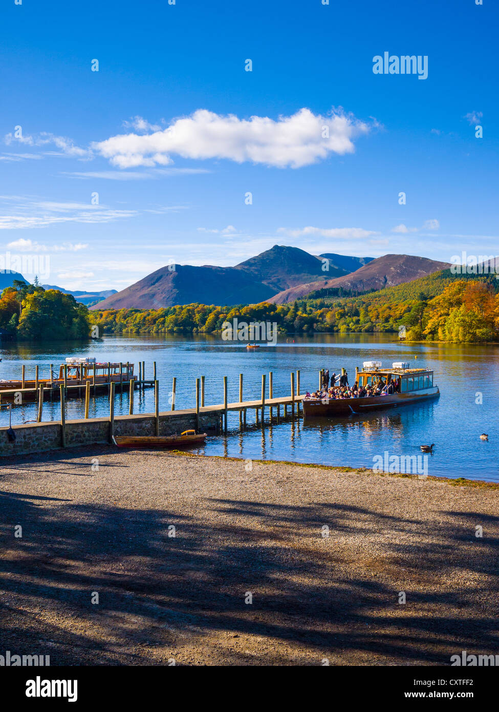 Ferries on the water hi-res stock photography and images - Alamy