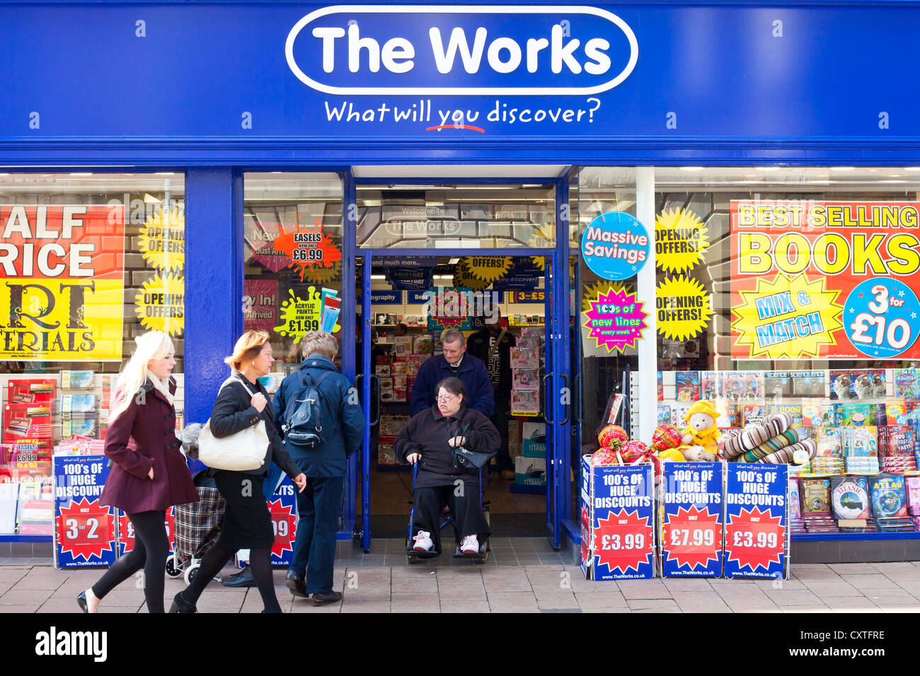 Discount bookstore hi-res stock photography and images - Alamy