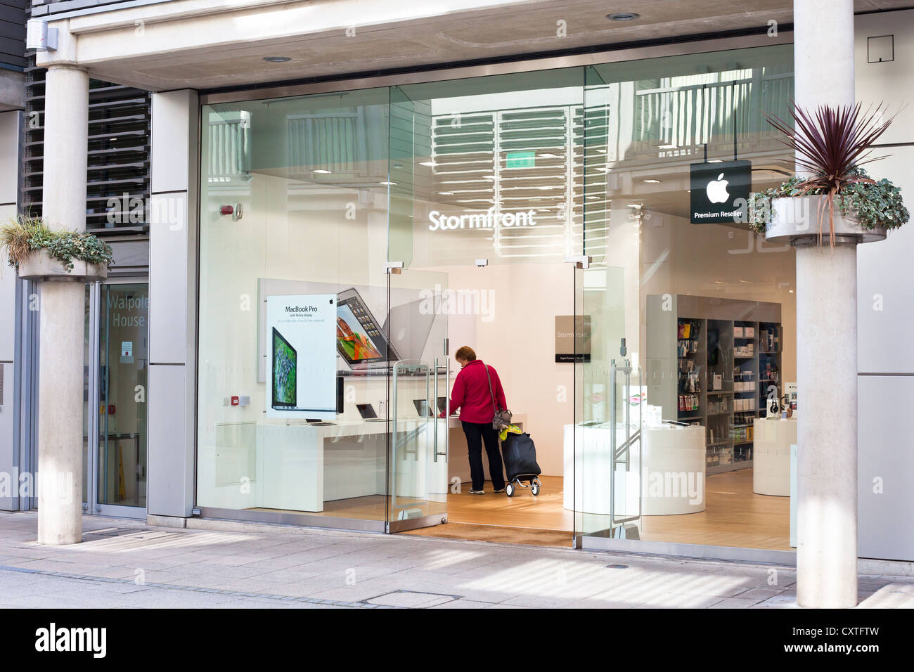 Stormfront hi-res stock photography and images - Alamy