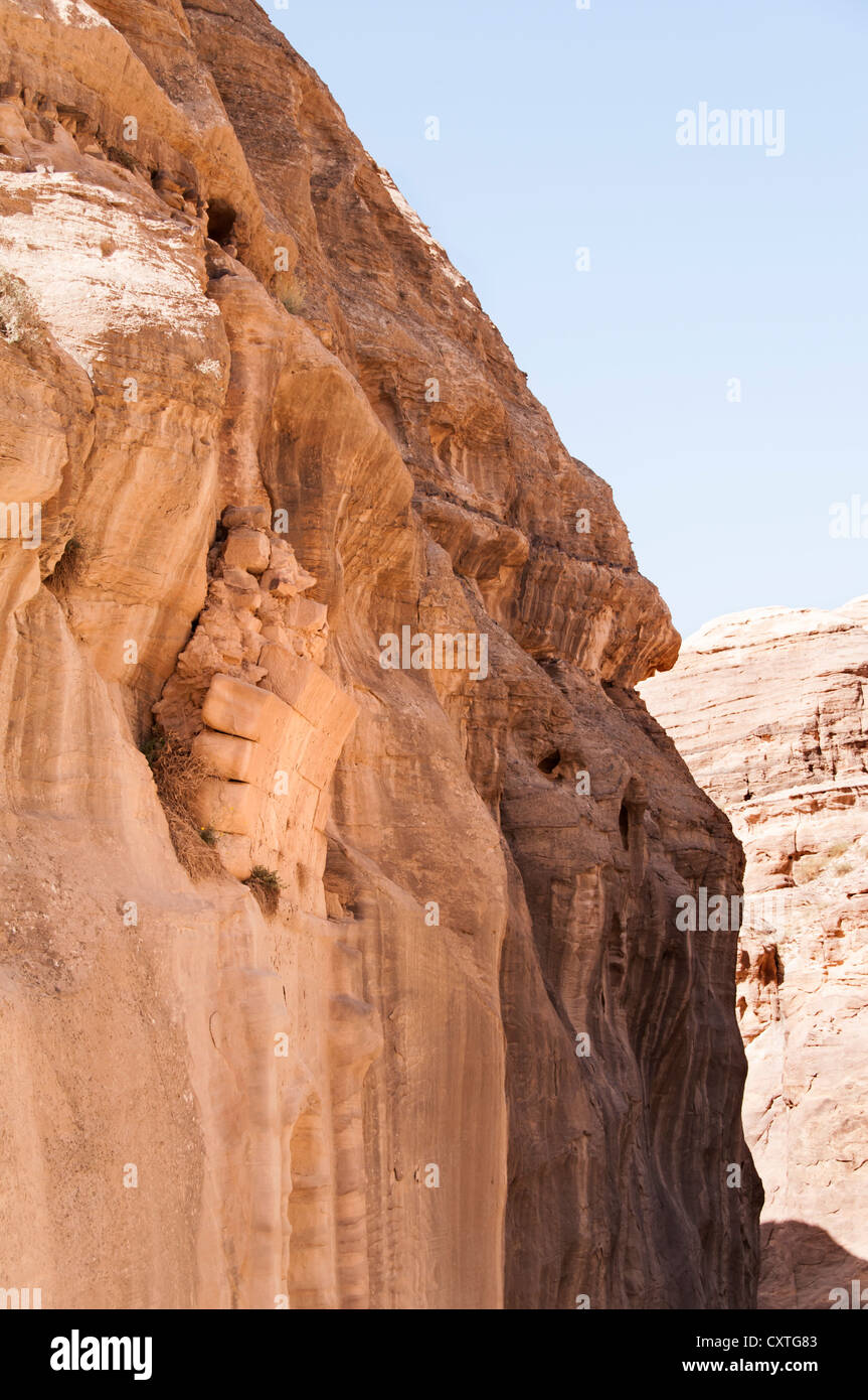 Remains of the entrance arch over El-Siq, Petra, Jordan Stock Photo - Alamy