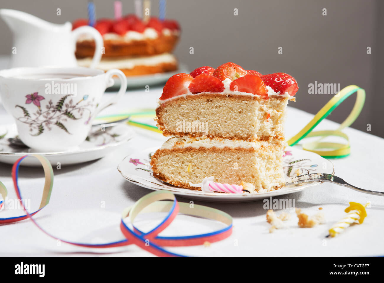 Birthday cake slice hi-res stock photography and images - Alamy