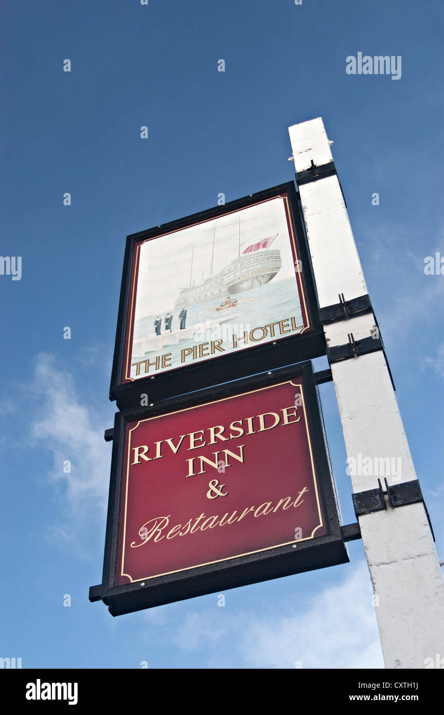 the pier hotel pub bar Stock Photo - Alamy