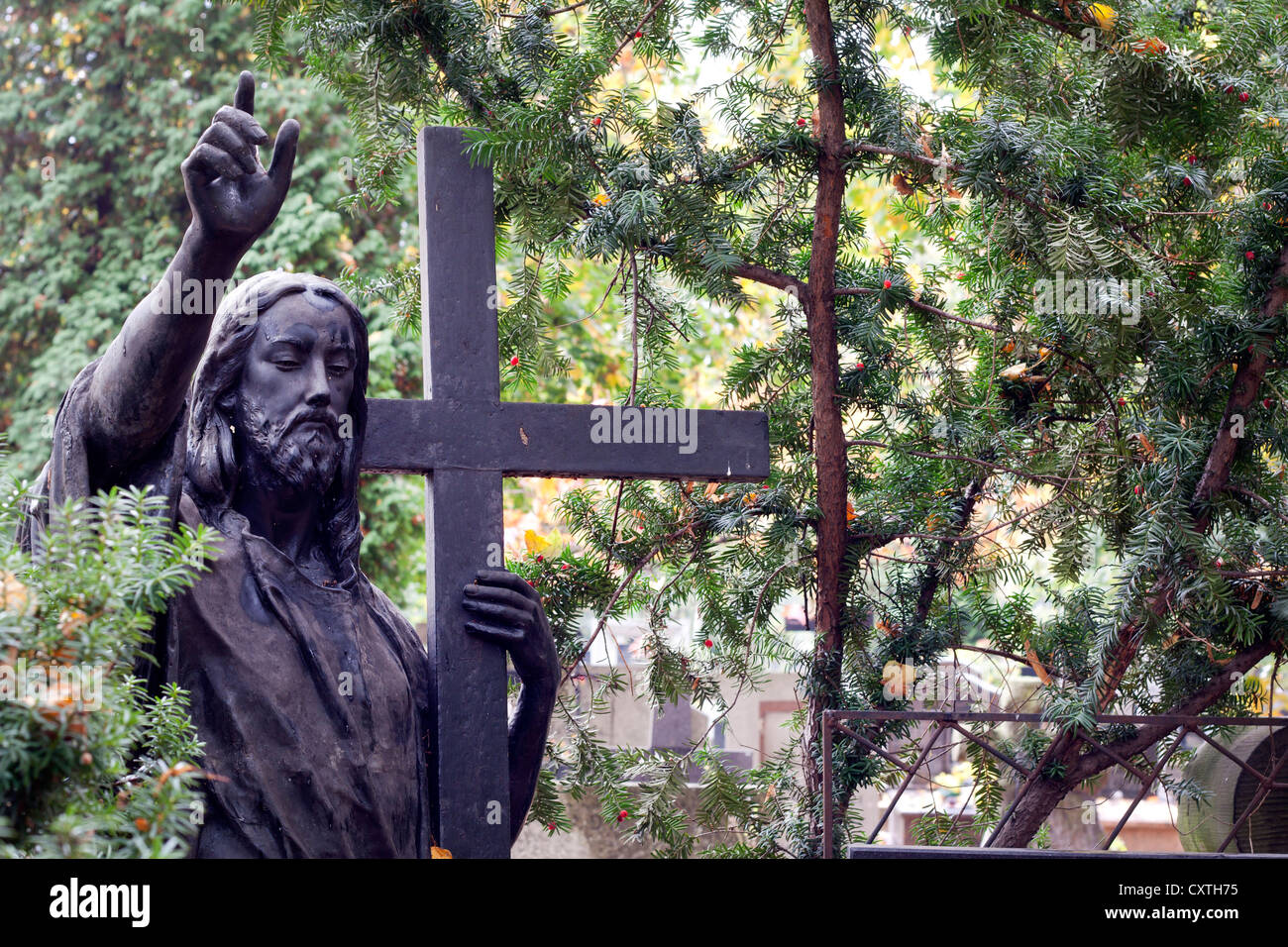Jesus christ cross statue cemetery hi-res stock photography and images ...
