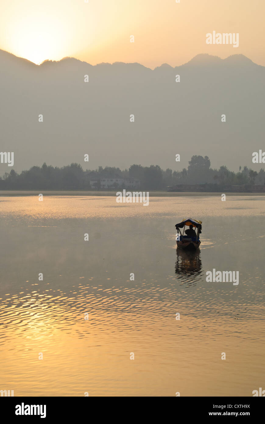 Morning light in Nagin Lake Stock Photo - Alamy