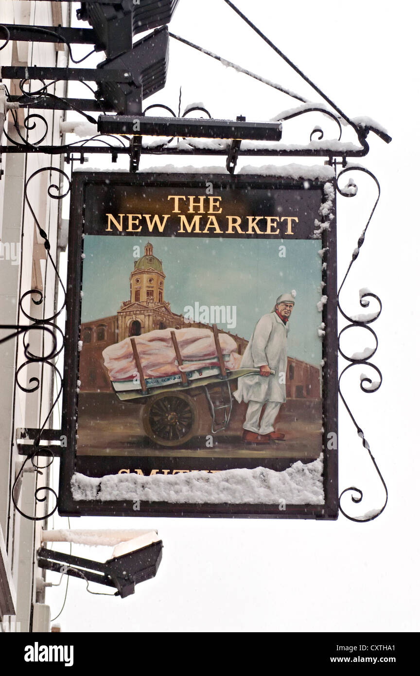 The new market pub exterior hi-res stock photography and images - Alamy