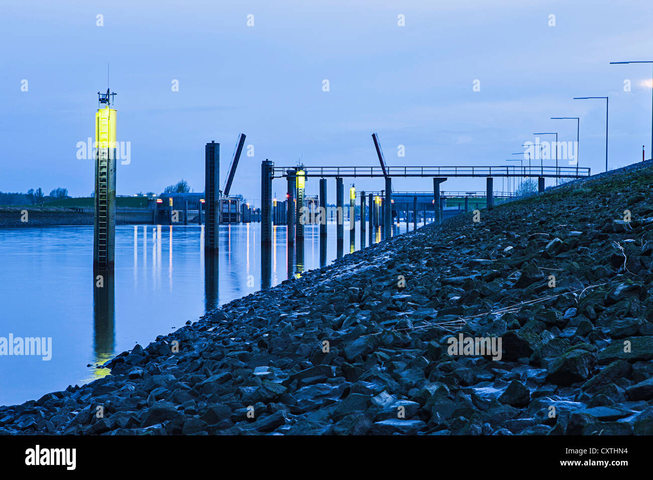Dusk evening night nighttime dark lights lit hi-res stock photography ...