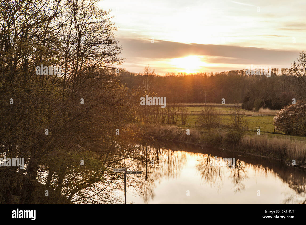 Rural landscape with river hi-res stock photography and images - Alamy