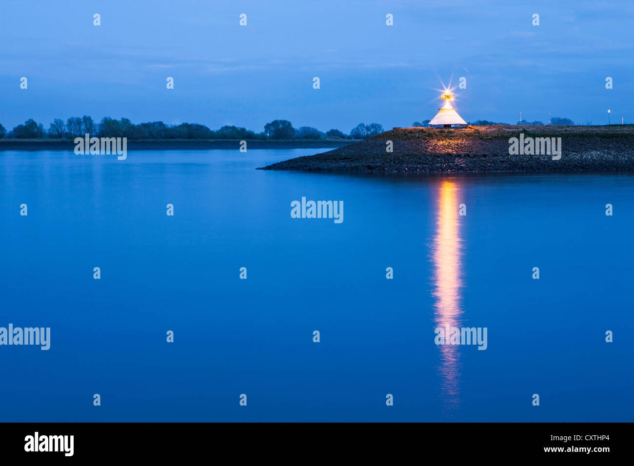 River lit hi-res stock photography and images - Alamy