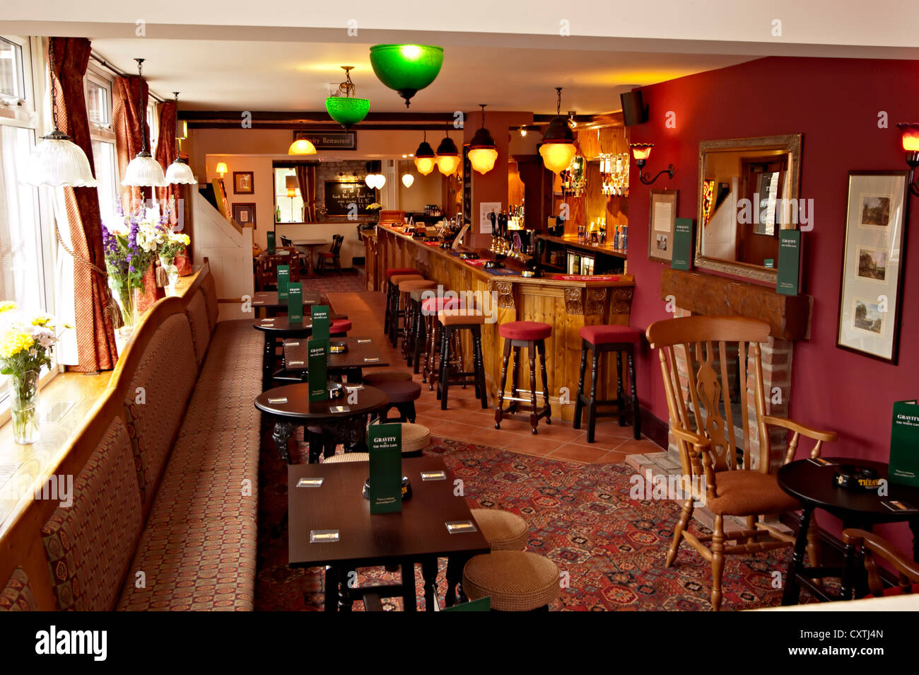The white lion pub interior hi-res stock photography and images - Alamy