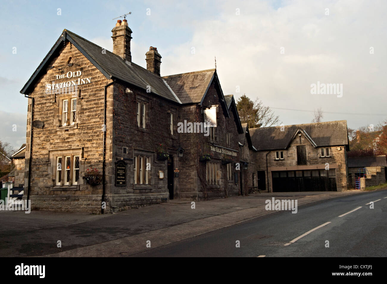 the old station tavern pub bar inn bar Stock Photo - Alamy