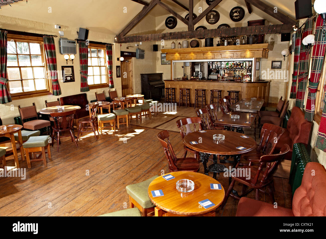 Old pub interior hi-res stock photography and images - Alamy