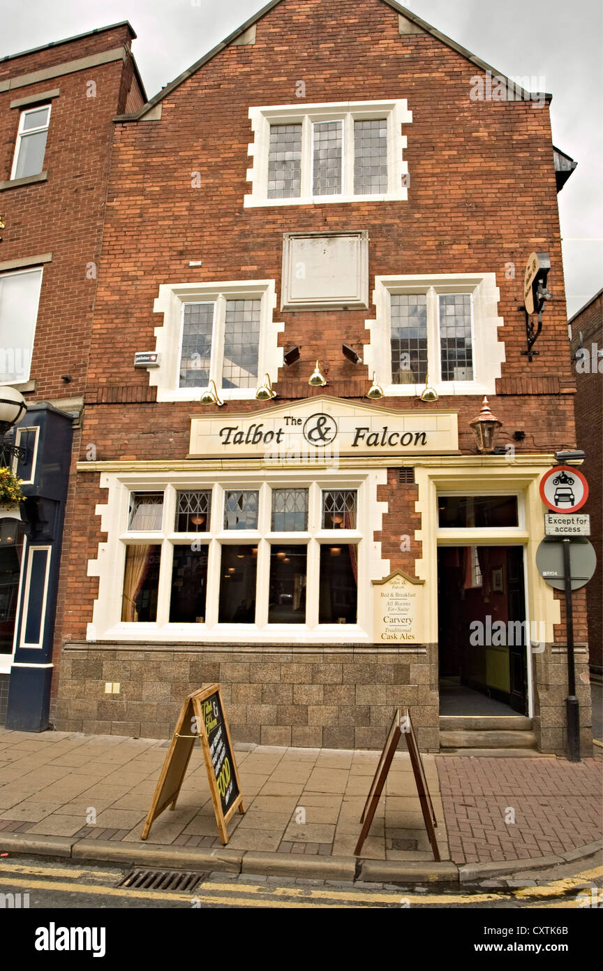 Talbot pub hi-res stock photography and images - Alamy