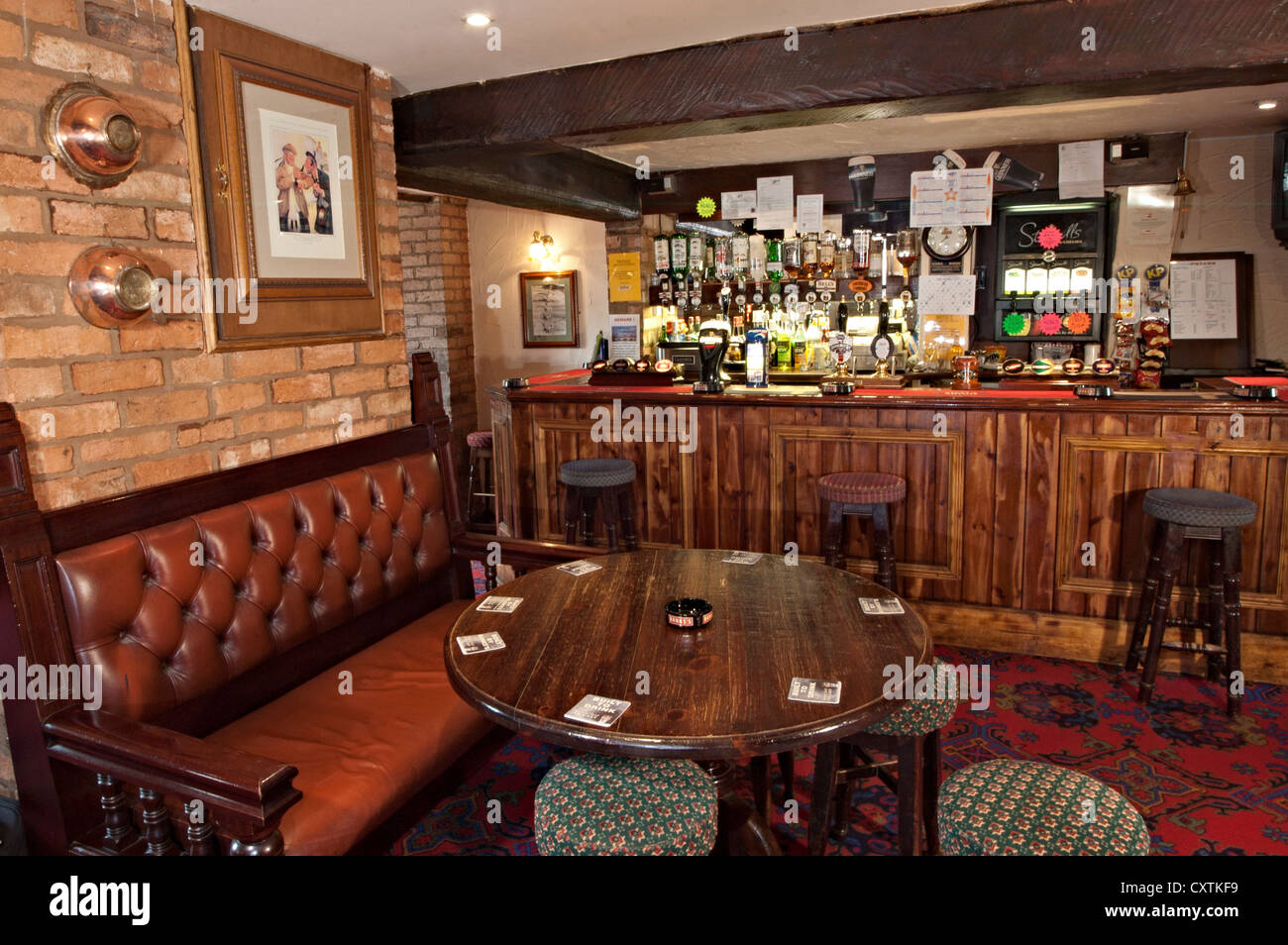 the sunriser pub interior Stock Photo - Alamy