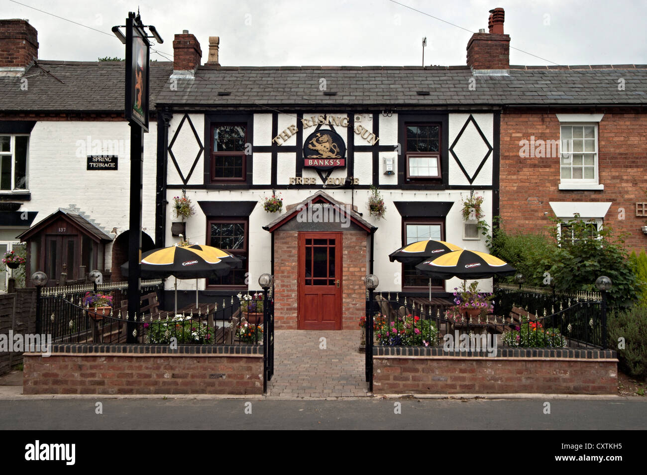 the sunriser tavern pub bar inn bar Stock Photo - Alamy