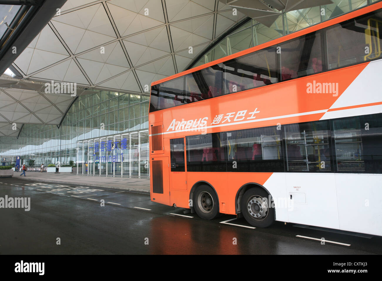 Airport bus travel transport hi-res stock photography and images - Alamy