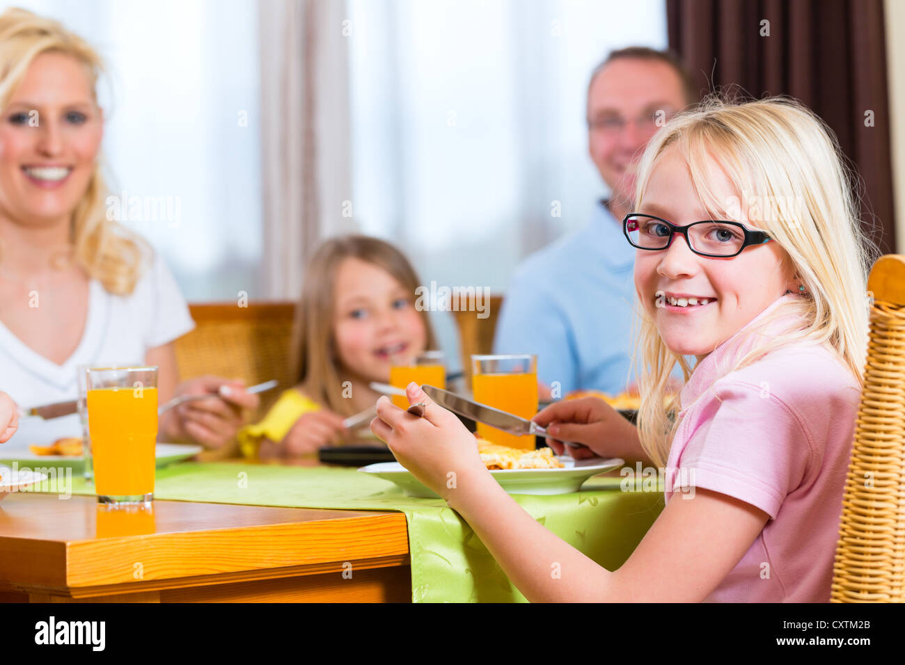 Children eating table manners hi-res stock photography and images - Alamy