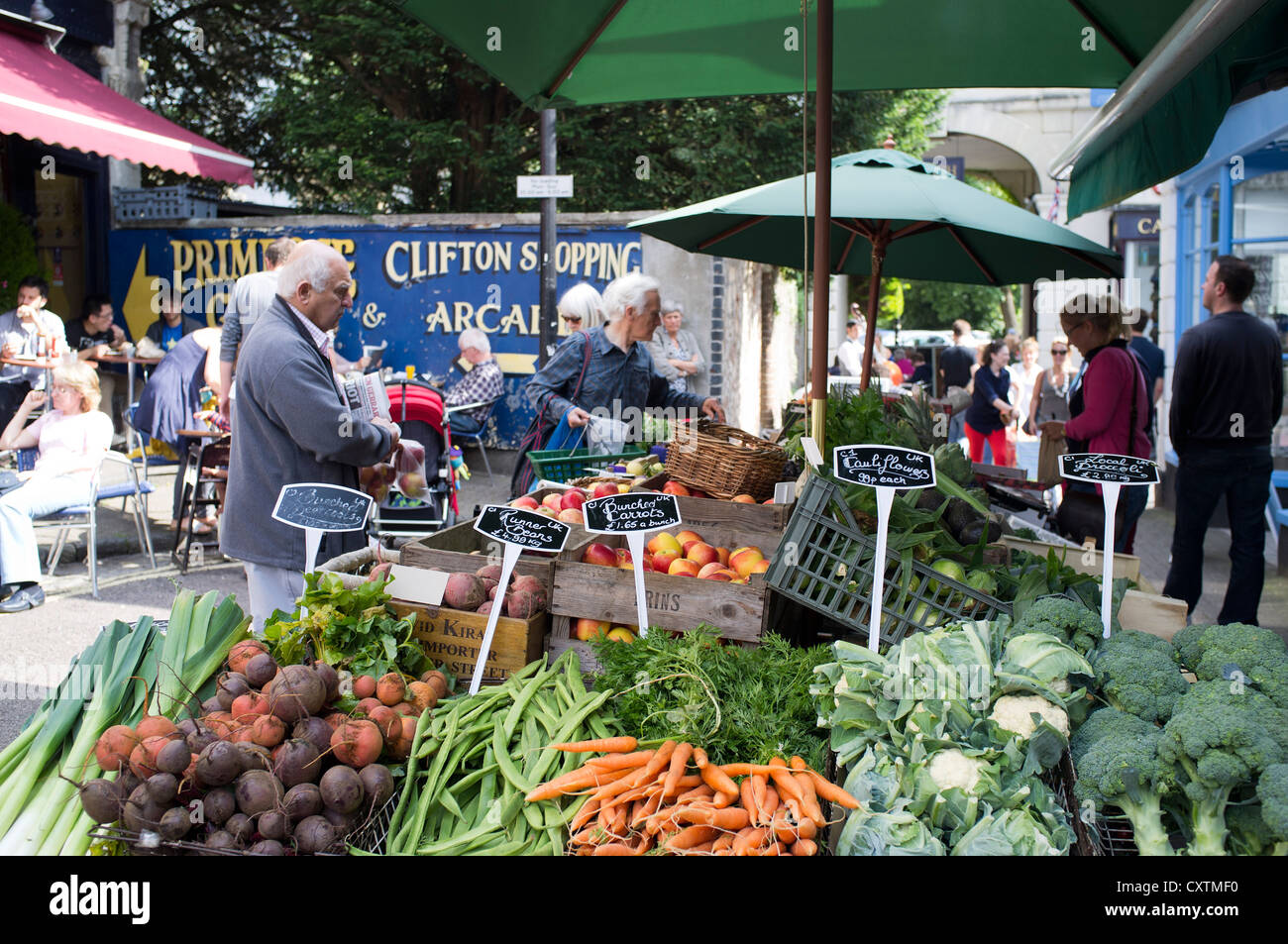 dh Vegetable shop CLIFTON VILLAGE BRISTOL People buying fresh ...