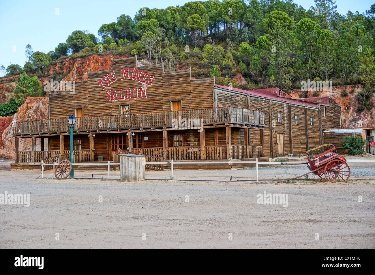 Western movie saloon hi-res stock photography and images - Alamy