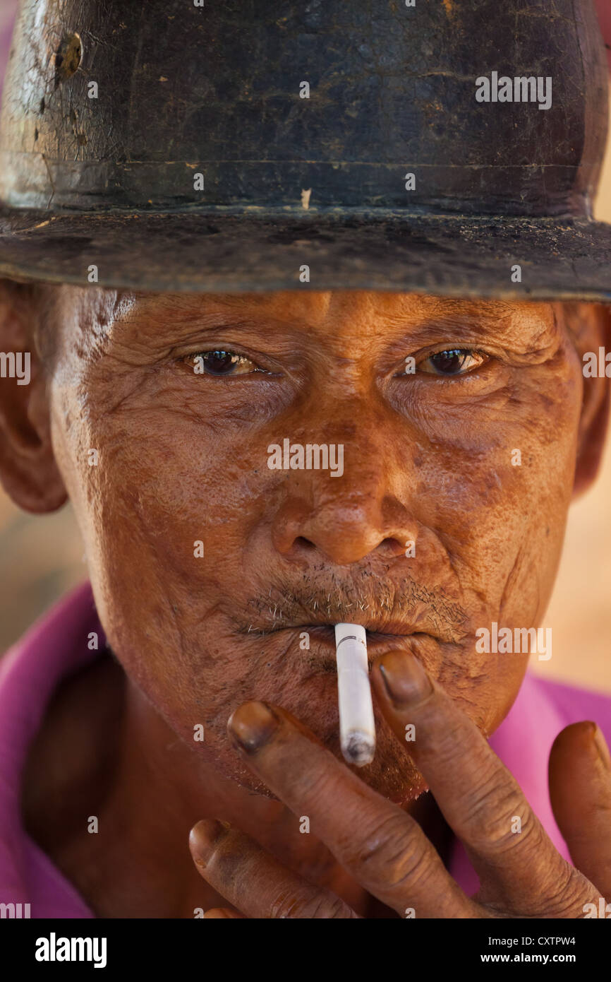 Old diamond digger in diamond hi-res stock photography and images - Alamy