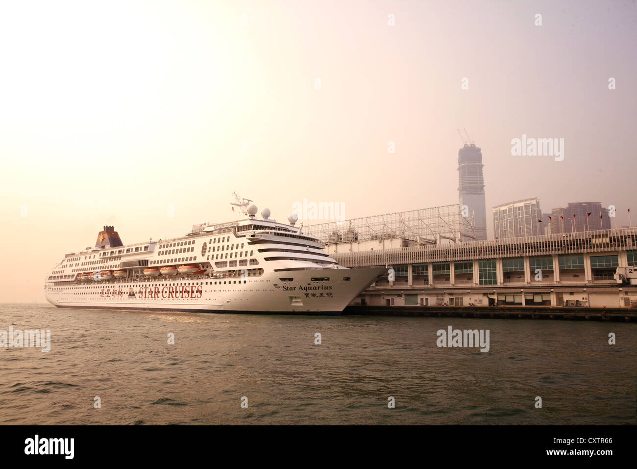 Victoria cruise ship terminal hi-res stock photography and images - Alamy