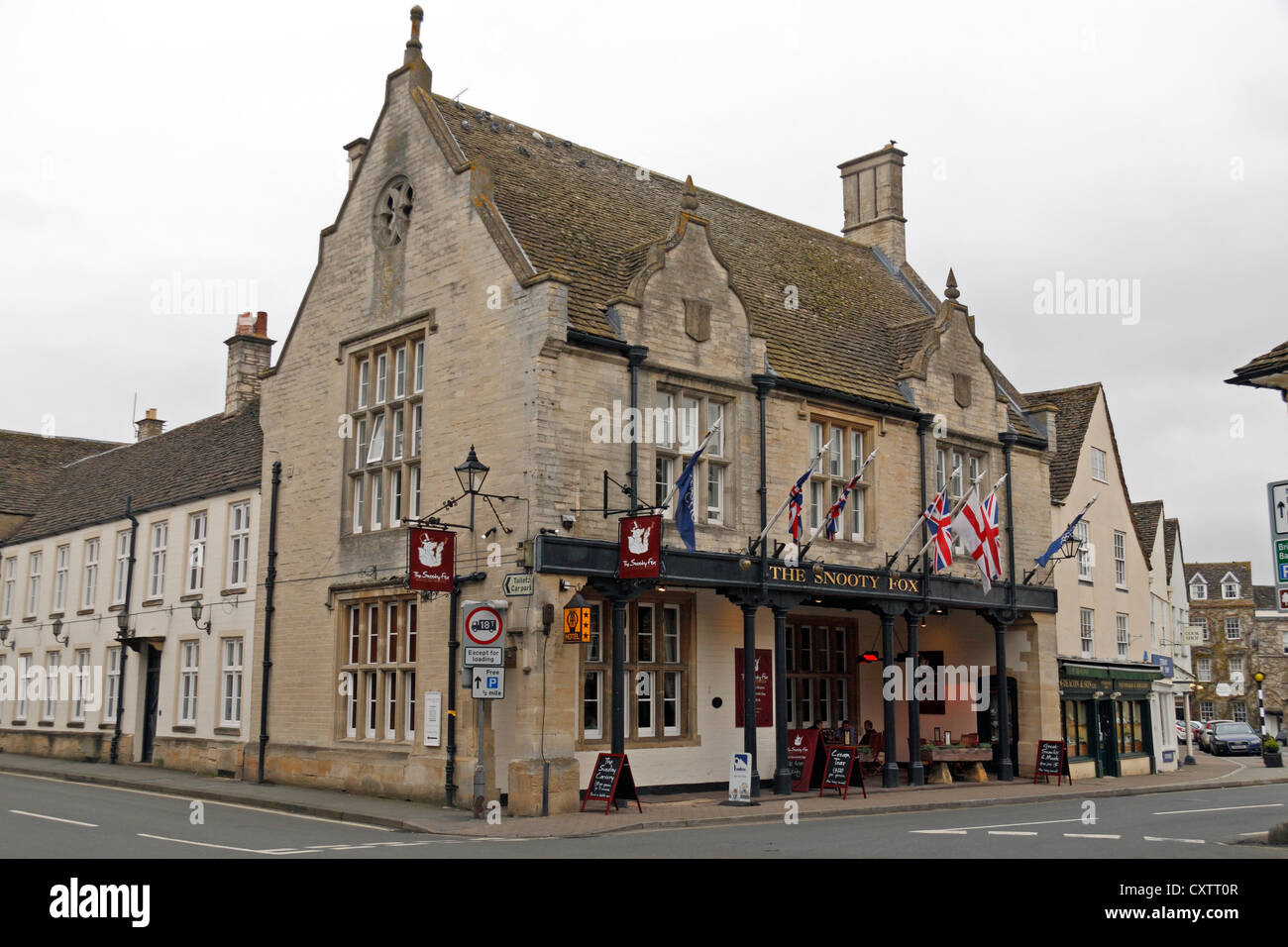 The snooty fox hotel hi-res stock photography and images - Alamy