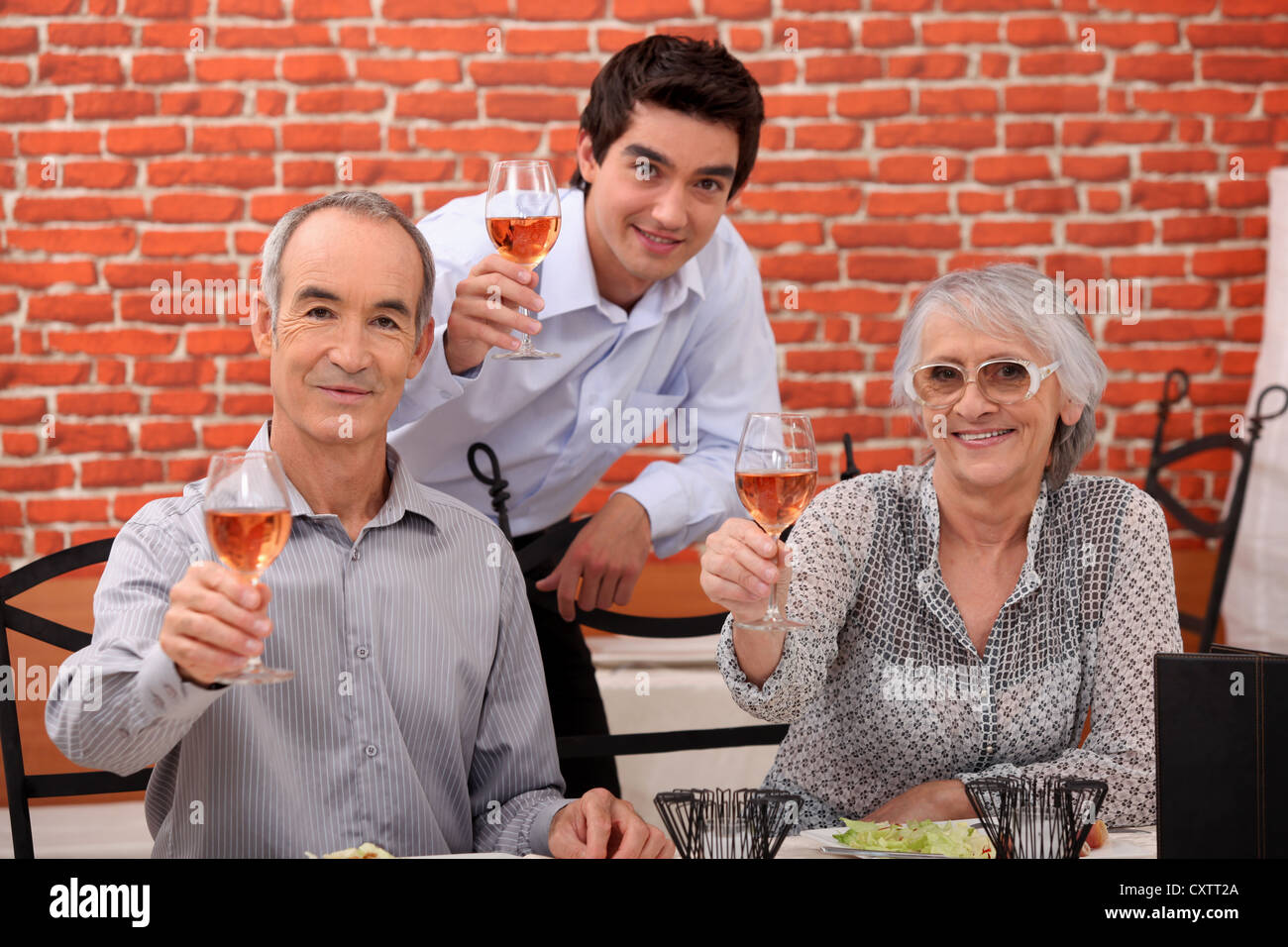 Making dinner with grandparents hi-res stock photography and images - Alamy