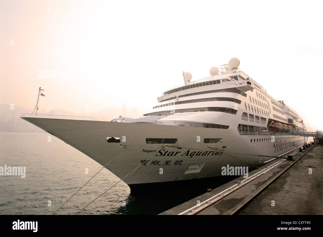 ship in Hong Kong Victoria bay Stock Photo - Alamy