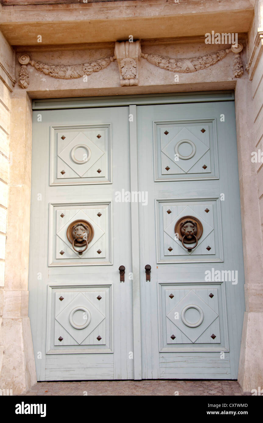 Old House Wooden Gate Stock Photo - Alamy