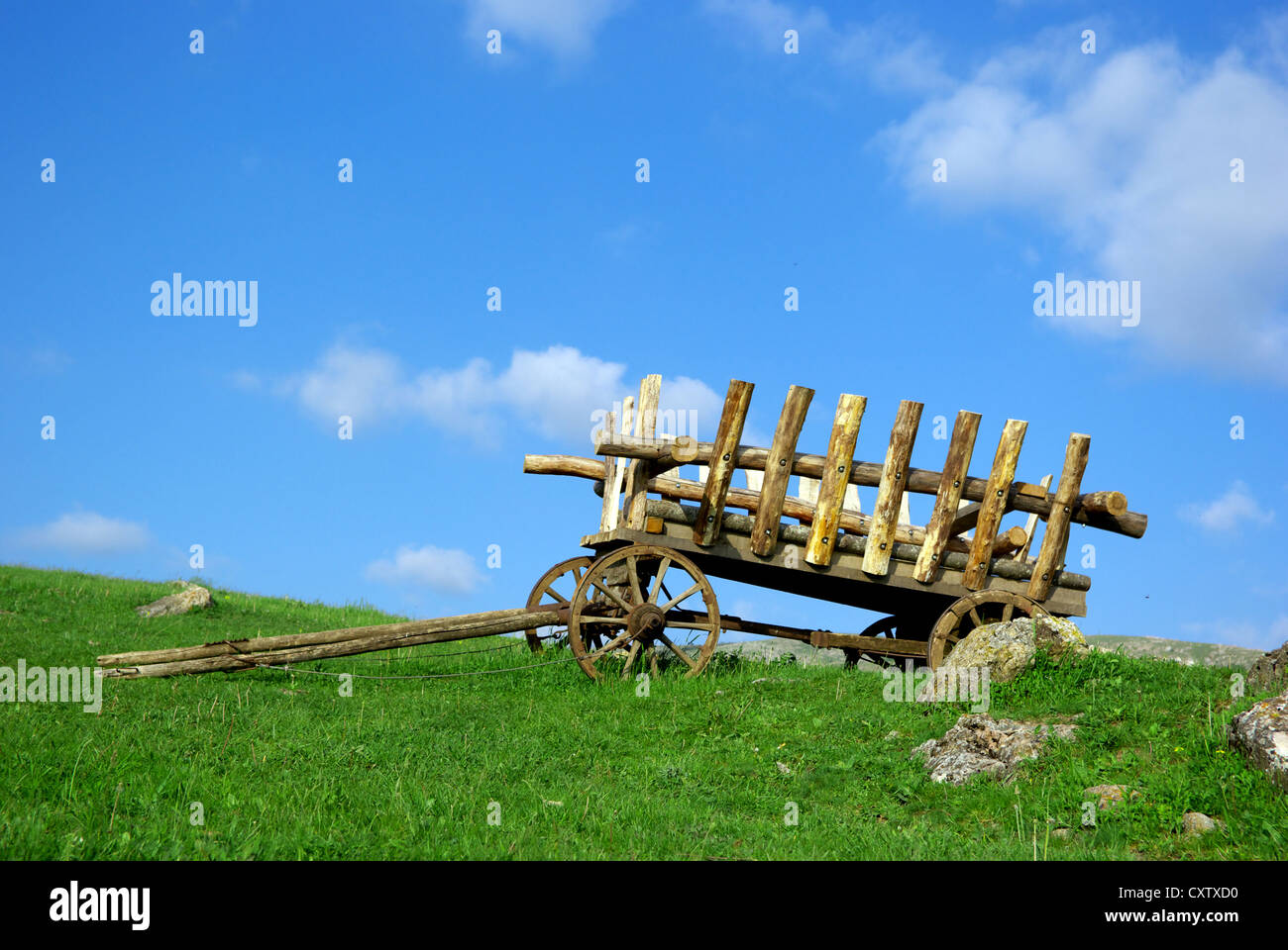 Very old cart. Element of design Stock Photo - Alamy