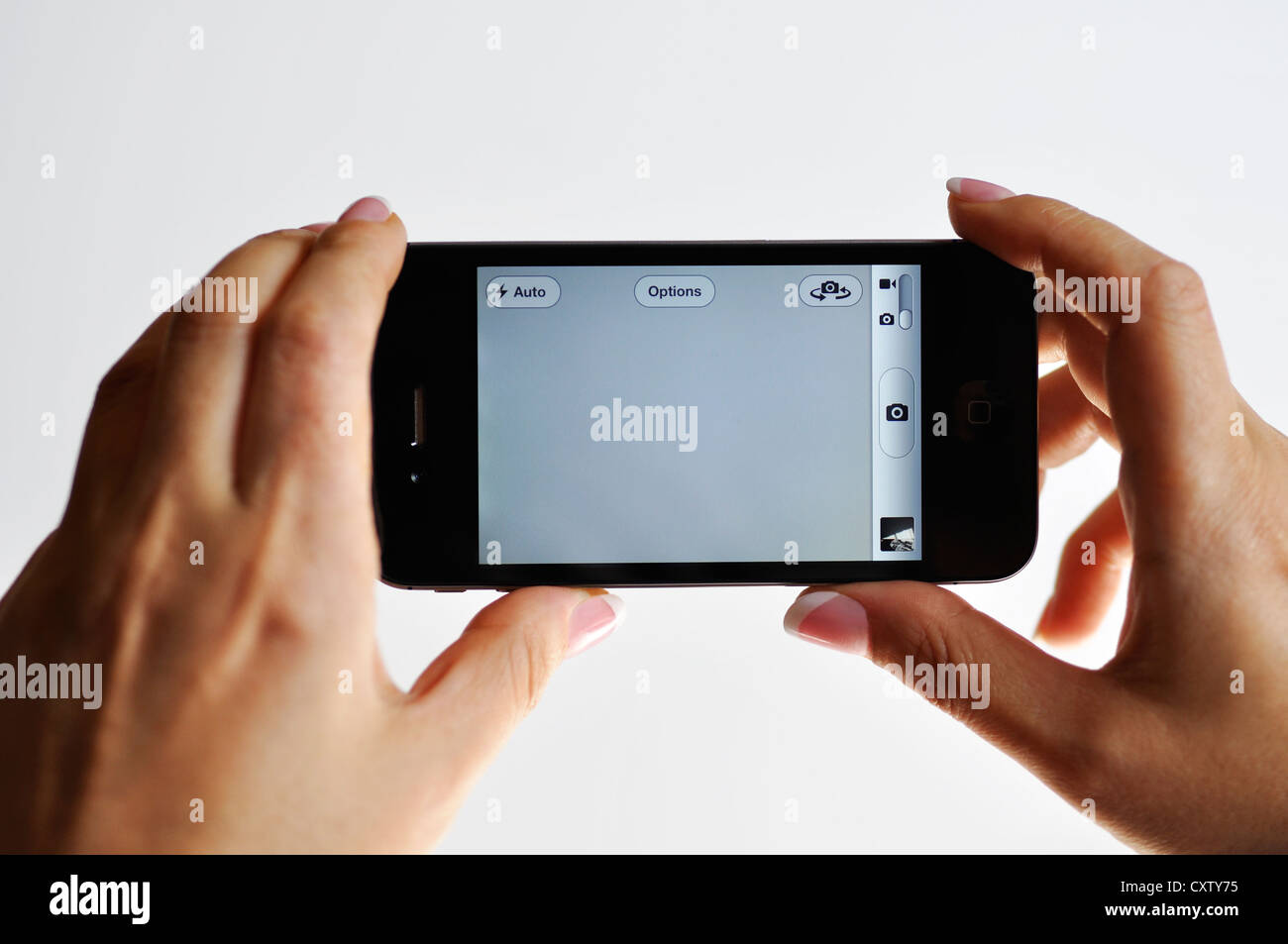Taking photo with iPhone - blank screen Stock Photo - Alamy