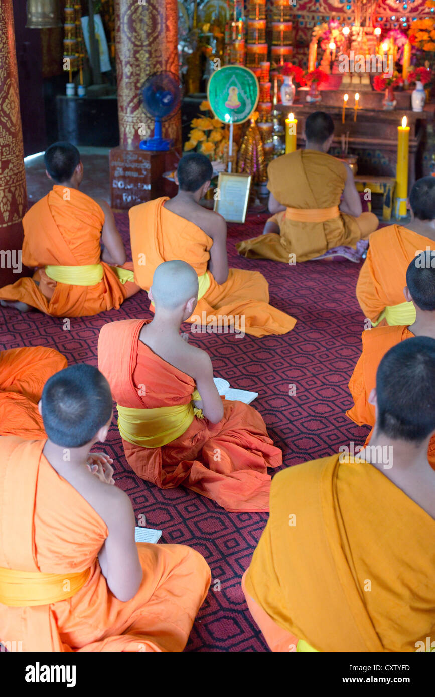 Buddhist prayer hall hi-res stock photography and images - Alamy