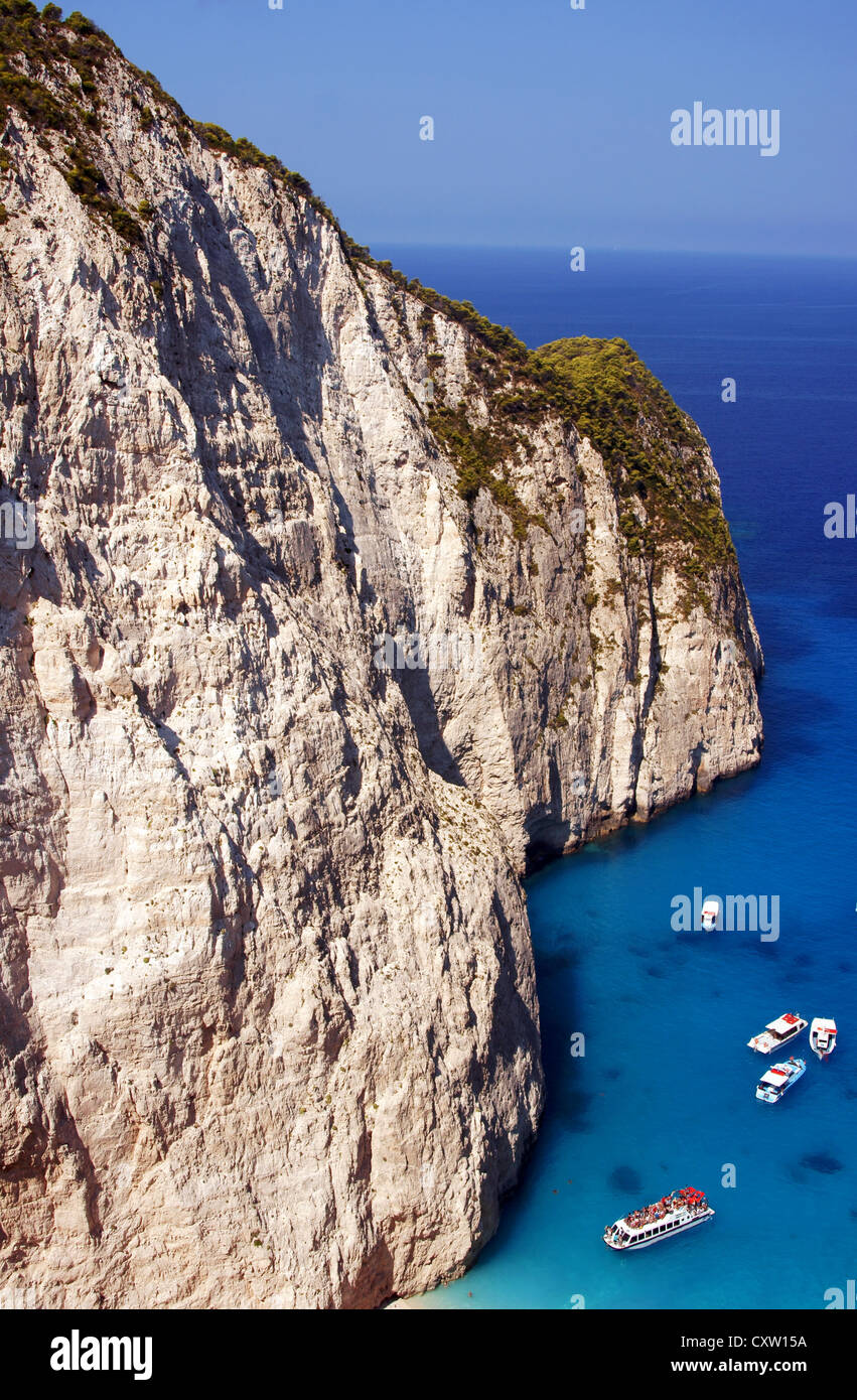 Boats bay zakynthos island hi-res stock photography and images - Alamy