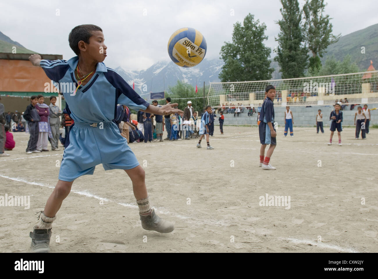 Teenager volleyball school hi-res stock photography and images - Alamy