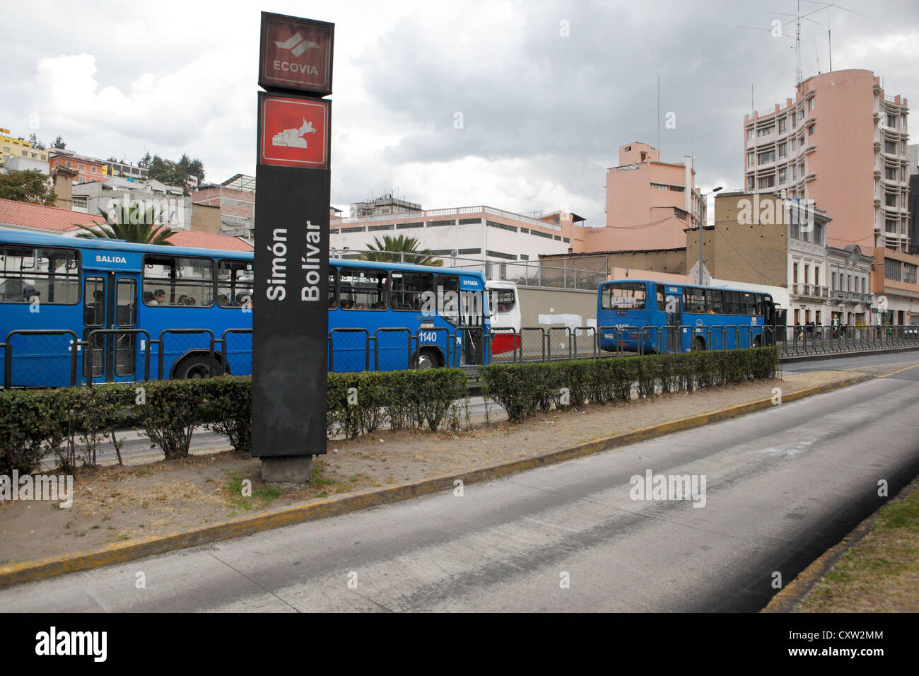 Quito public transport hi-res stock photography and images - Alamy
