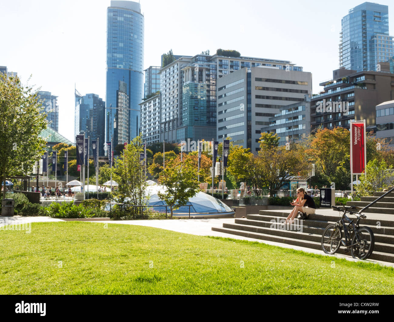 Robson square skating rink hi-res stock photography and images - Alamy
