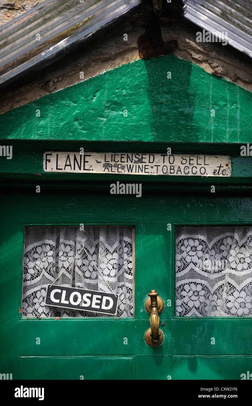 A closed sign on the door of the historic parlour pub the Sun Inn in ...