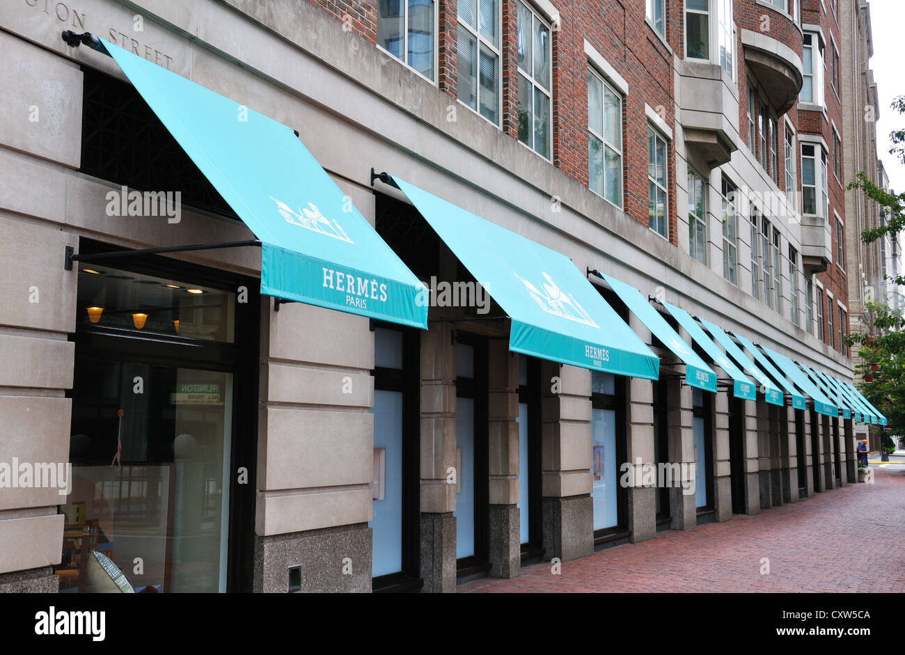 Hermes storefronts hi-res stock photography and images - Alamy