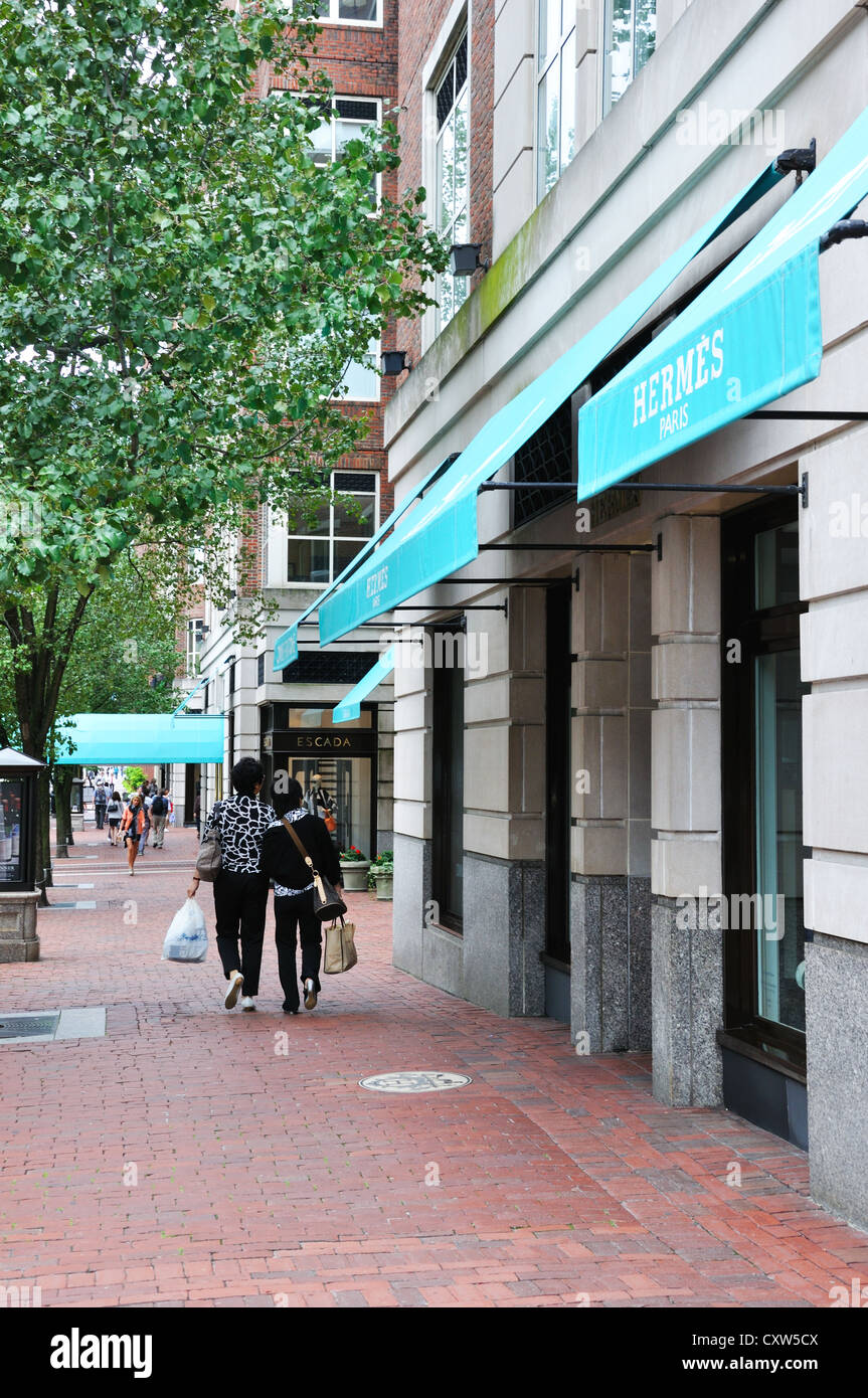 Hermes storefronts hi-res stock photography and images - Alamy