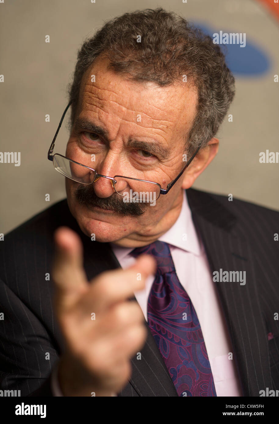 Geneticist, author and TV Presenter Professor Robert Winston Stock ...